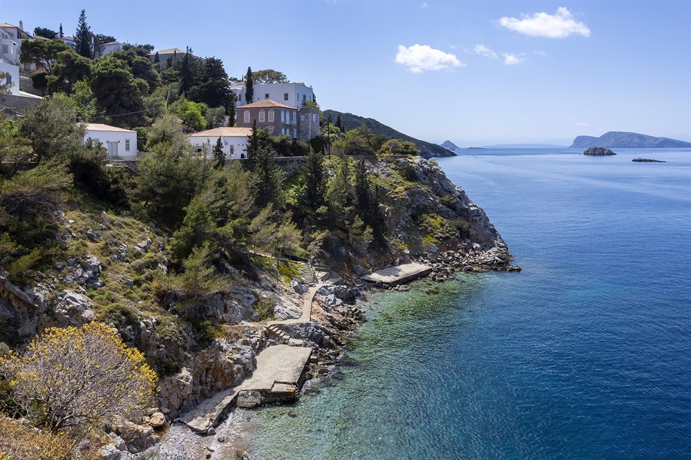 5 Greek Islands we recommend for extended island hopping