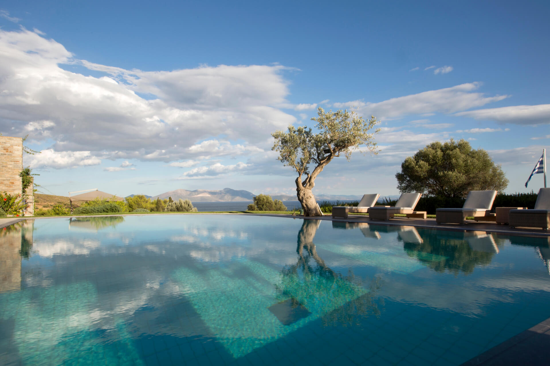 Arocaria – Luxury villa in Amarynthos, Evia – The Thinking Traveller