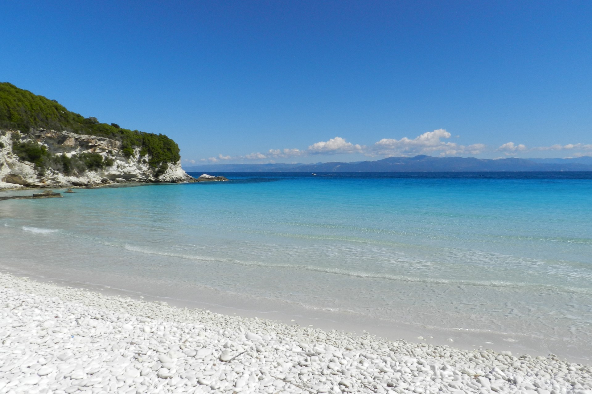 Oneiro, Villas in Antipaxos | The Thinking Traveller