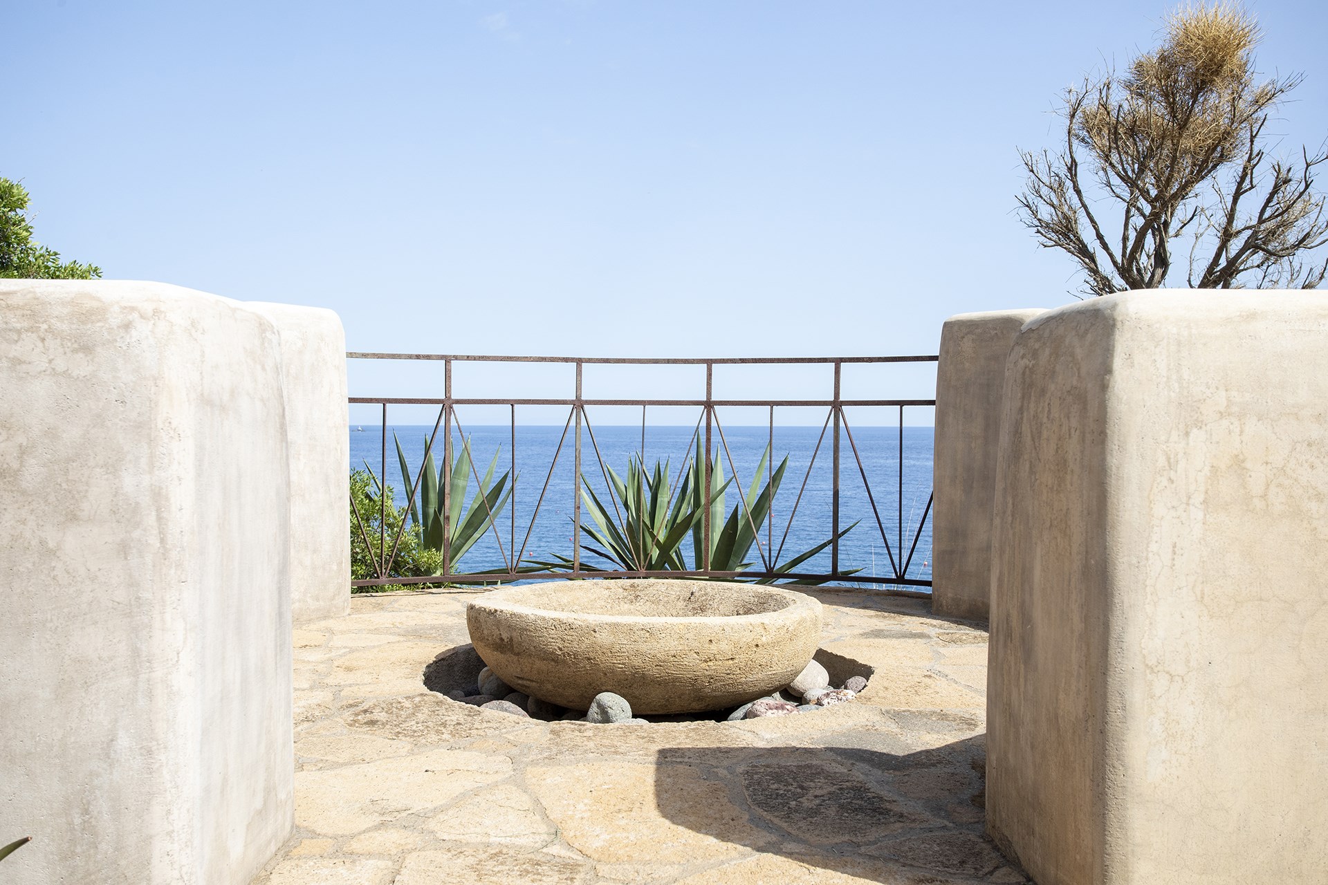 Antika, luxury villas on Panarea, the Aeolian Islands, Sicily, Italy ...