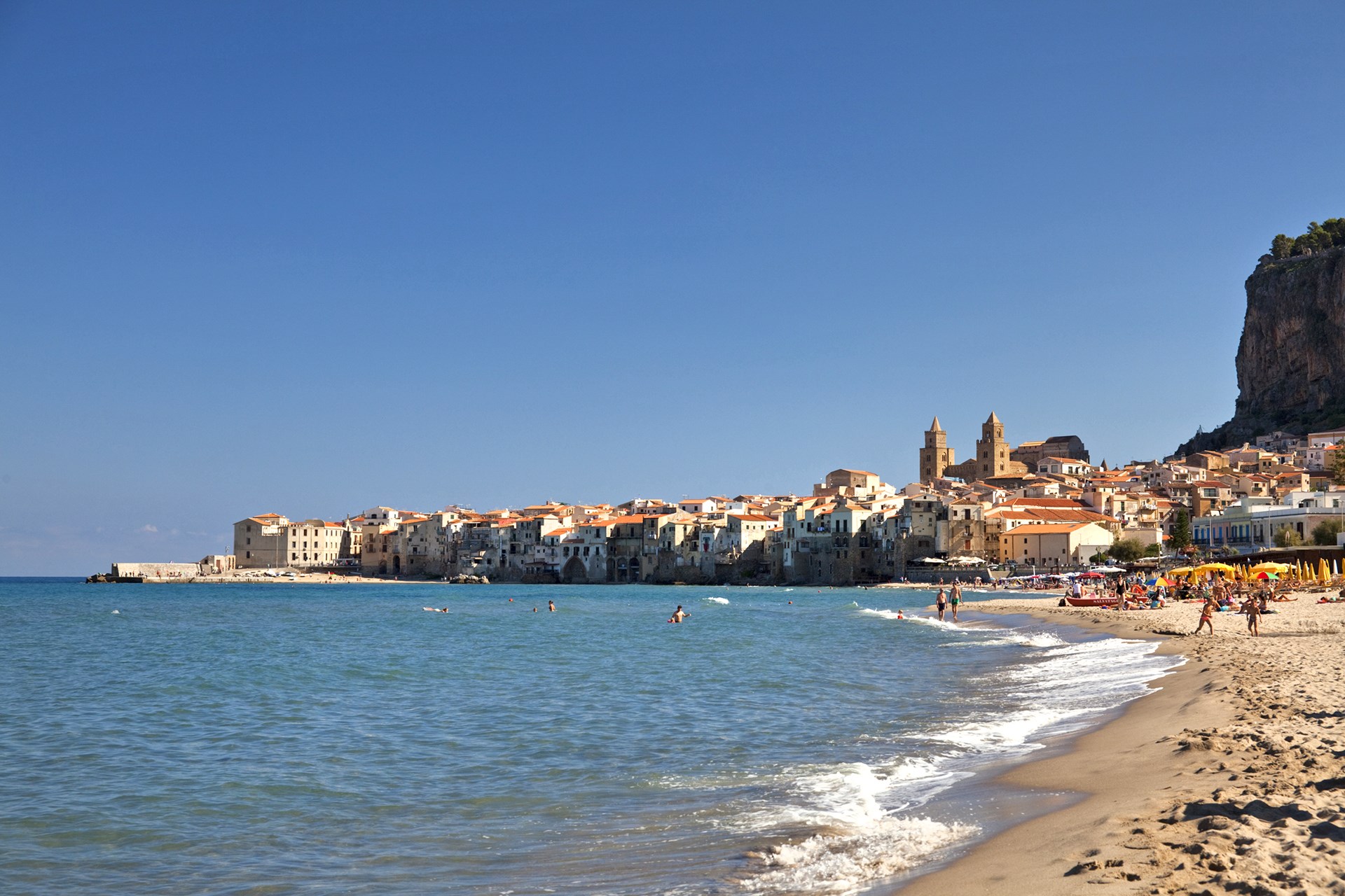 Guide to Cefalu, Sicily - The Thinking Traveller