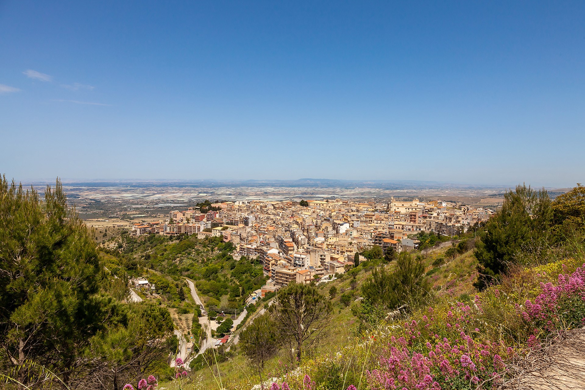 Guide to Chiaramonte Gulfi, Sicily - The Thinking Traveller