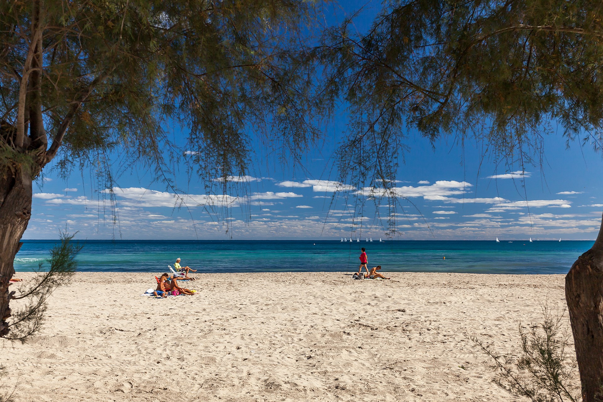 Guide to Mondello, Sicily - The Thinking Traveller